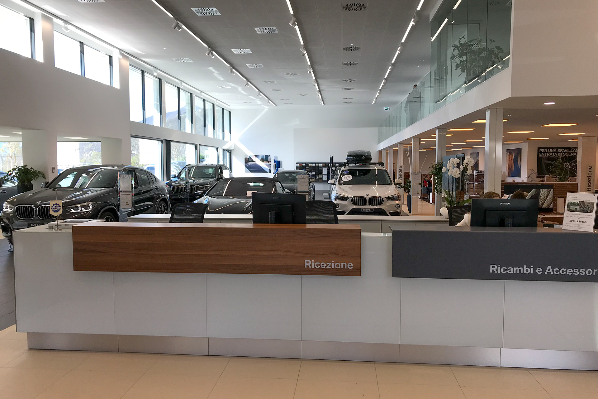 Lichtprojekt Emil Frey SA BMW Showroom - Elektro-Material AG